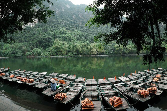 Full day tour Hoa Lu - Trang An and Mua Cave by Limousine - What Makes This Tour Stand Out