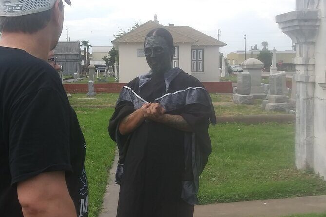 Galveston Cemetery Tour with Ghost Hunting Equipment - The Guide and Atmosphere