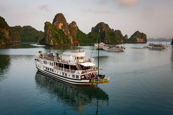 Garden Bay Classic 3 day Bai Tu Long Serene Voyage - What Sets This Tour Apart