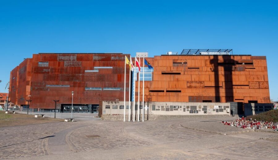 Gdansk: European Solidarity Centre Guided Tour - An In-Depth Look at the Experience