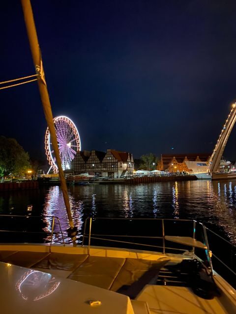 Gdansk: Scenic Evening Yacht Cruise with Welcome Drink - The Best For