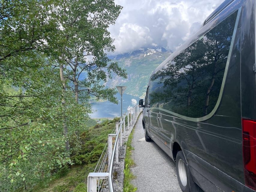 Geiranger Dalsnibba: mini bus tour - Transportation and Practical Details