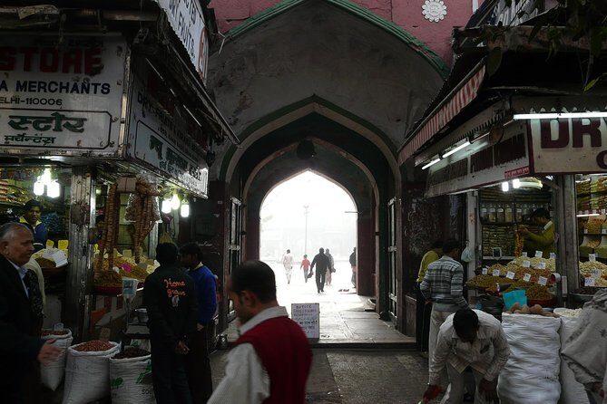 Get your perfect Guide for touring Delhi - Detailed Analysis of the Experience