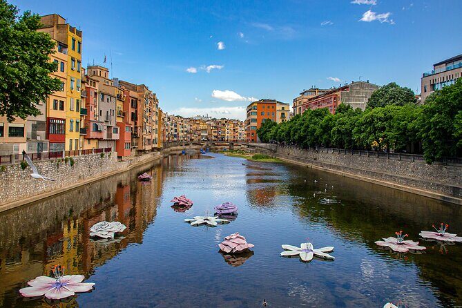 Girona, Figueres, Dalí and Cadaqués Museum from Barcelona - Authenticity and Experience