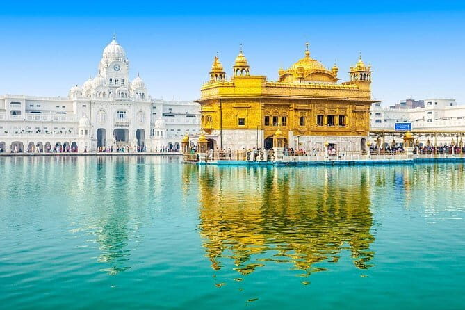 Golden Temple & Wagah Border in Amritsar with Punjabi Lunch - Witnessing the Wagah Border Ceremony: Patriotic Spectacle