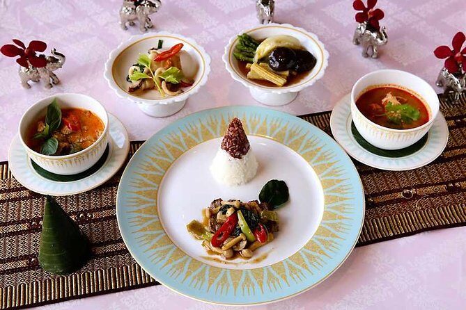 Gourmet Dinner & Spectacular Show at Mandarin Oriental - Detailed Breakdown of the Itinerary