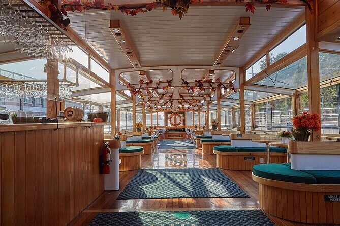 Grand Palisades Fall Foliage Cruise in New York - The Naturalist Narration