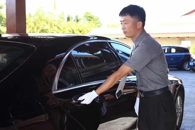 Guangzhou South Railway Station to Hotel:Private with Meet & Greet Service - Key Points