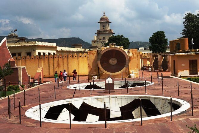Guided Jaipur Tour Including Dinner With an Indian Family - Authenticity and Value: Is This Tour Worth It?