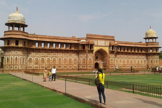 Guided Sunrise Tour of Taj Mahal with 3 World Heritages UNESCO sites in Agra - Authenticity and Guide Expertise