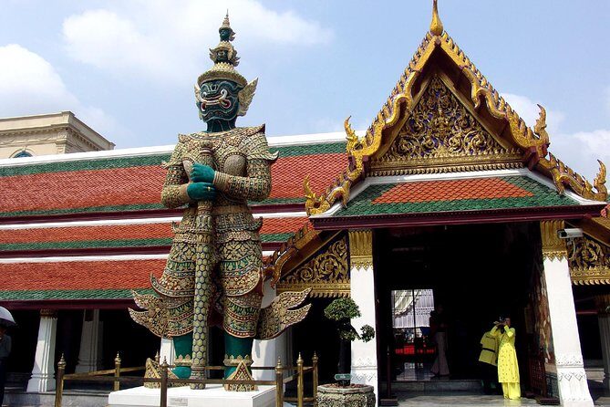 Guided Tour of Grand Palace & Emerald Buddha Temple in Bangkok - Frequently Asked Questions