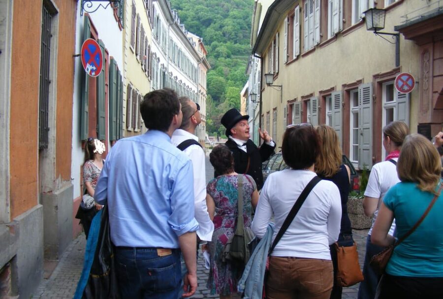Guided Tour of Student Rabble, Whore Pack and the French War - What Makes It Unique?