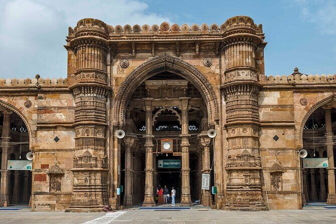 Gujarat Historical, Cultural, Religious & Wildlife Discovery Tour - Who Should Consider This Tour?