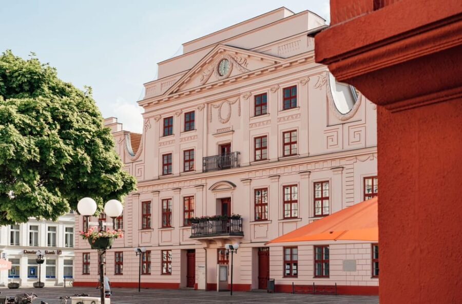 Güstrow: Night watchman tour by lantern light - The sights and stories you’ll encounter