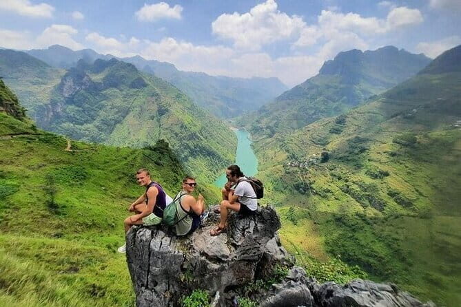 Ha Giang Loop Motorbike Tour 3 Days from Hanoi Private Room - Itinerary Breakdown: What to Expect
