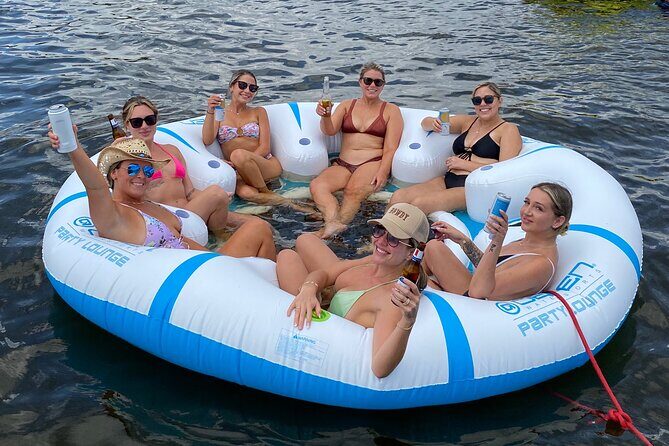 Half-Day Aqua Patio Rental in Fort Lauderdale 7 to 11 people - The Experience and Authenticity