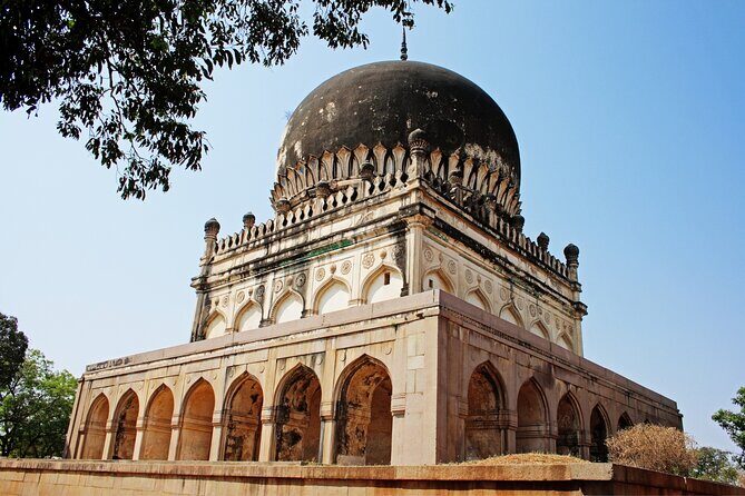 Half Day Tour in Golconda Fort and Qutub Shahi Tombs - The Experience: Authentic, Educational, and Visual