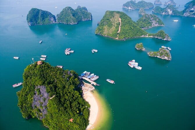 Halong Bay Guided Tour from Hanoi - Arrival and boarding the cruise