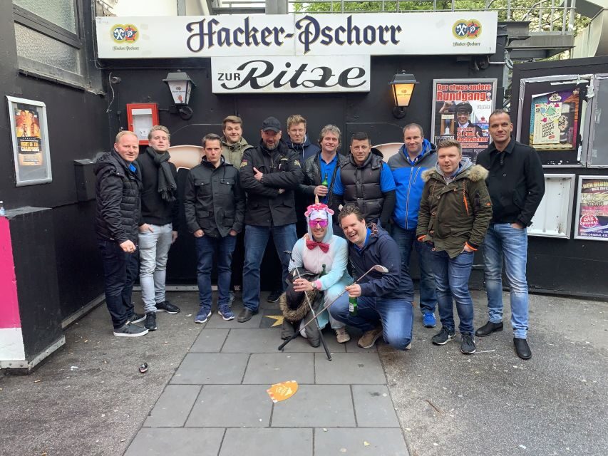 Hamburg: Die große Reeperbahn Tour mit den Kiezjungs - Visiting the Boxing Cellar and Other Key Spots