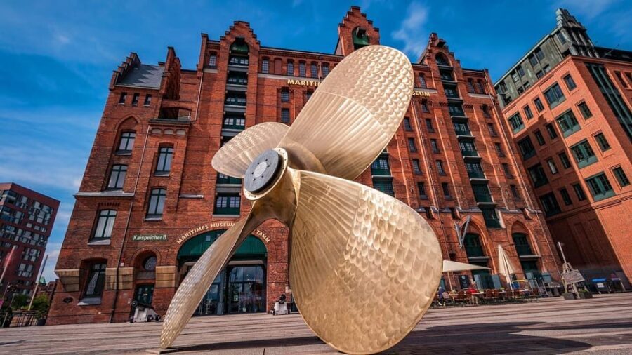 Hamburg: Discover Hamburg from landmark to landmark - The Practical Details