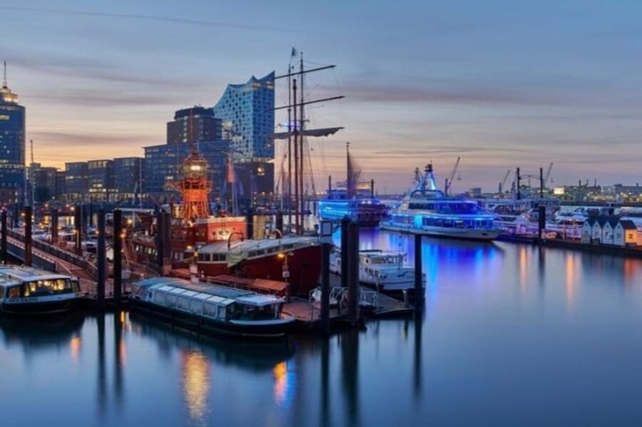 Hamburg : Old town Walking Tour With A Guide - The Value of a Private, Customizable Tour