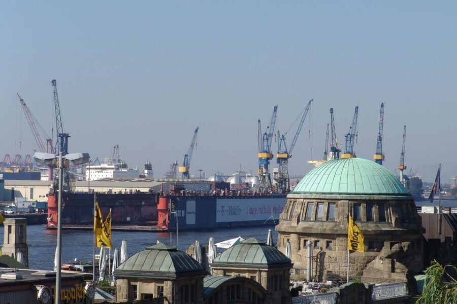 Hamburg: Private 2-Hour Guided Tour in Your Own Bus - Final Thoughts