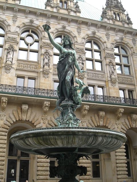 Hamburg: Private - Town Hall, Speicherstadt, Elbphilharmonie - Practicalities and What to Expect