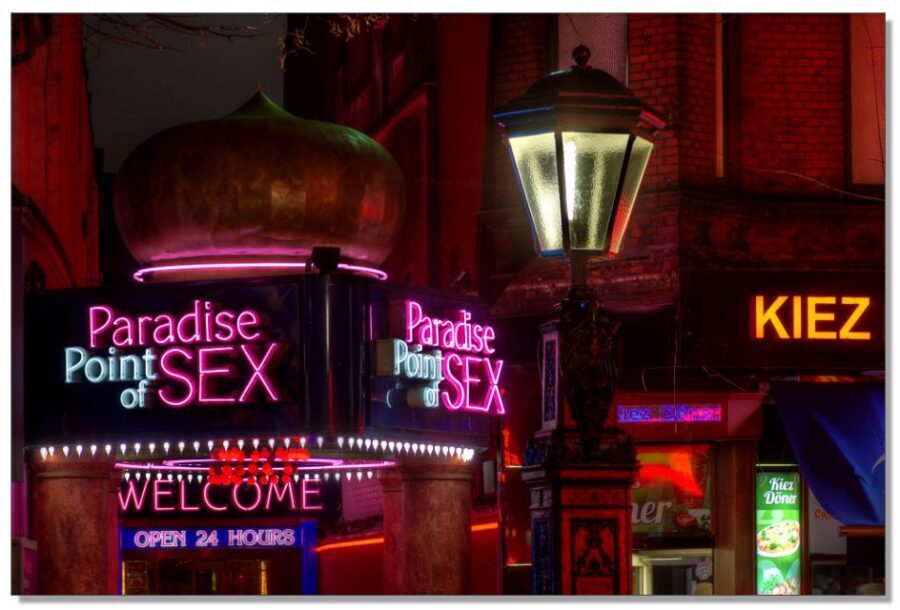 Hamburg: St. Pauli Red Light District Tour - The Experience of the Tour