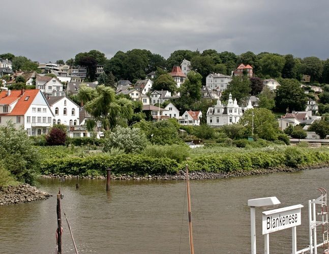 Hamburg: Tour of Blankenese on the Banks of the Elbe - Analyzing the Value