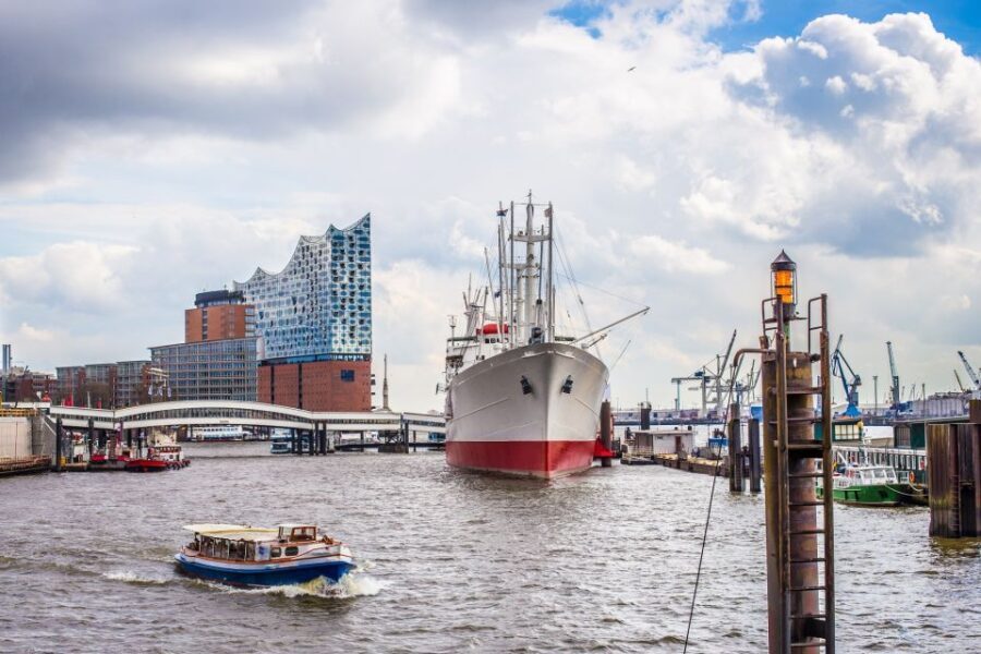 Hamburg: Ultimate Barge Tour with Live Commentary - Detailed Itinerary and Highlights