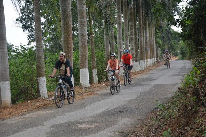 Hanoi Bicycle Tours: Full Day Countryside Bicycle Tours - Local Markets and Refreshments: Tasting the Land