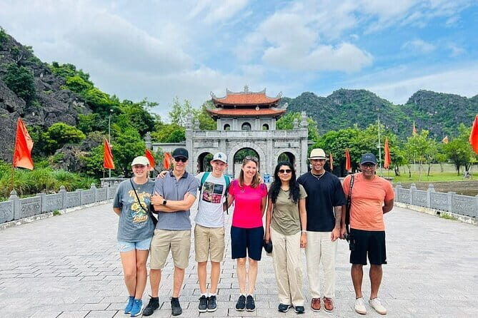 Hanoi: Private Tour to Mua Caves, Local Family, Tam Coc & Hoa Lu - What Makes This Tour Stand Out?
