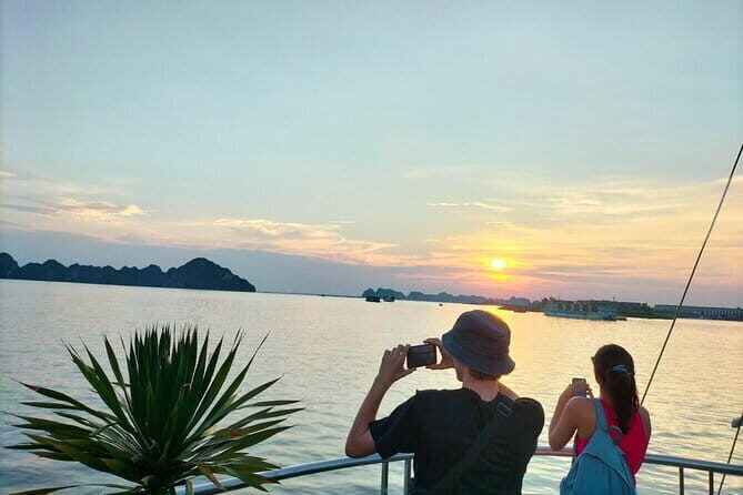 Hanoi to New Halong Bay Luxury Cruise: Buffet, Jacuzzi & Limosine - Exploring Sung Sot Cave