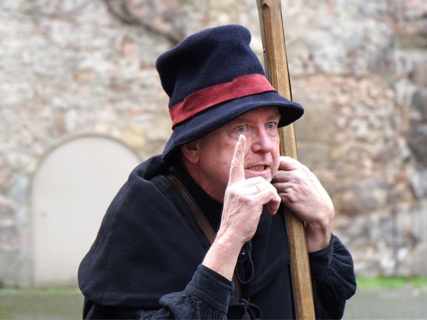 Hanover: Night tour with night watchman Melchior - Authenticity and Value