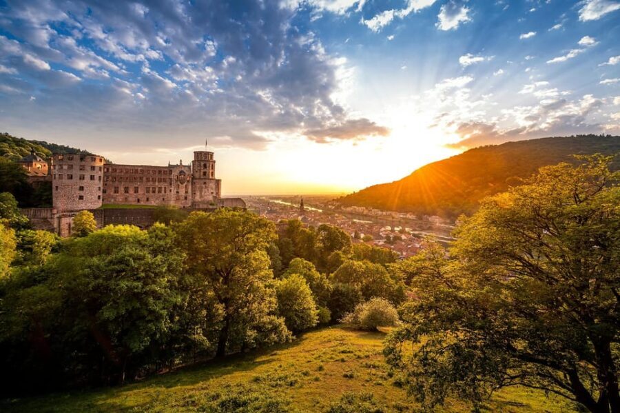 Heidelberg: Heidelberg Castle Garden & Outside Private Tour - Exploring the Castle Gardens and the Great Barrel