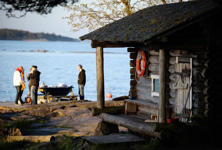 Helsinki: Archipelago RIB Boat Tour with BBQ Lunch and Sauna - What Sets This Tour Apart
