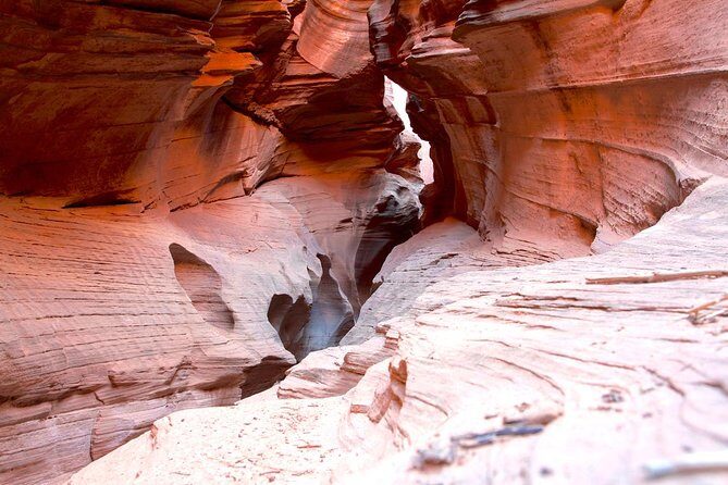 Hiking in Kanab: Walk and Photograph the incredible Wire Pass Slot Canyon! - Who Will Love This Tour?