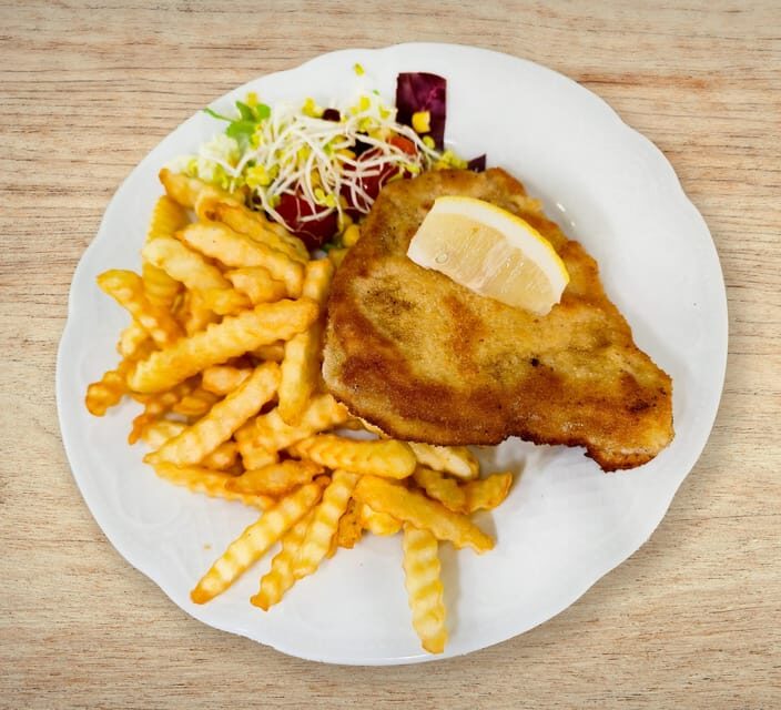 Historical tour of the old town including a Saxon dinner - The Saxon Dinner Experience