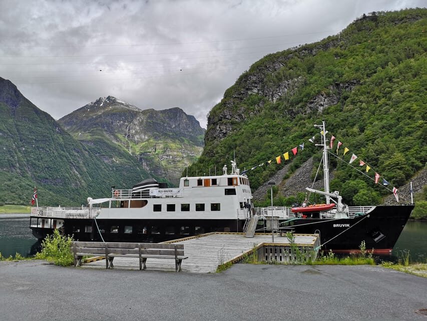 Hjørundfjord Fjord Cruise Ålesund-Øye one way - FAQs