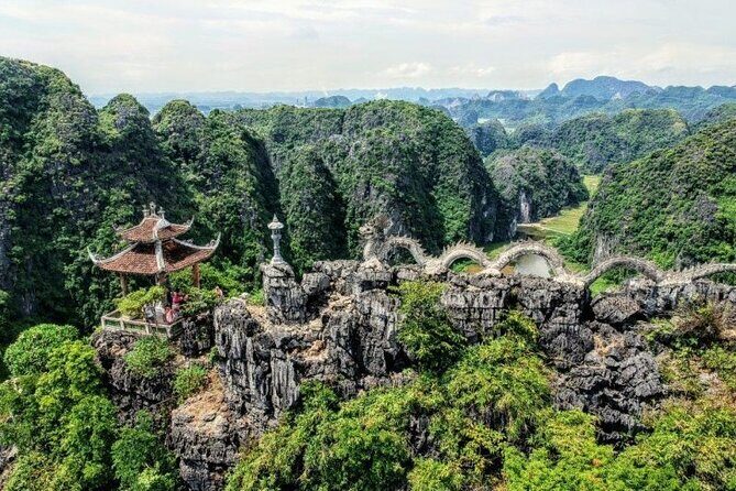 Hoa Lu & Tam Coc & Mua Cave Tour [Japanese guide, limousine bus, small boat boarding fee, lunch included] - Who Will Love This Tour?