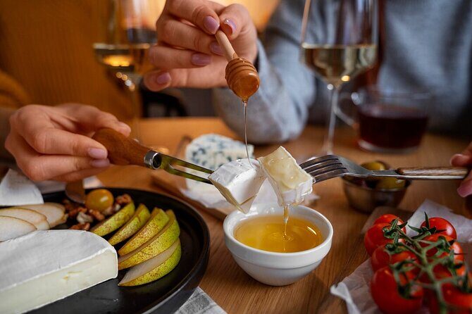 Honey Flight & Bites: The Best Honey Tasting in Hawaii - In-depth Breakdown of the Experience