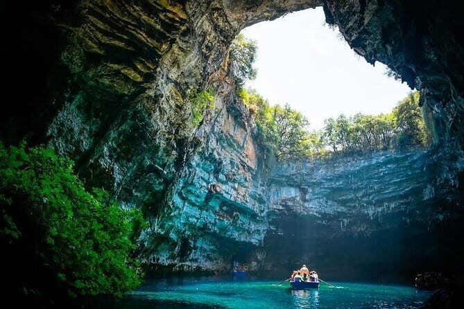 Hue Paradise Cave Group Tour - Moving into Quang Tri Province: History on the Road