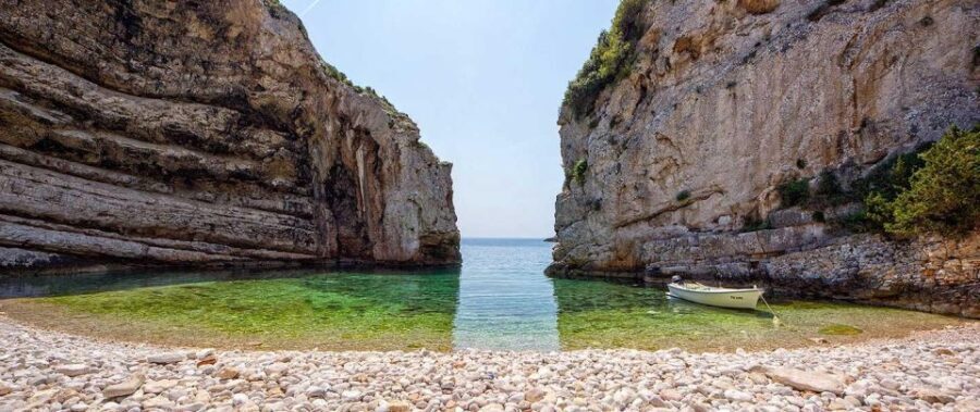Hvar:Blue & Grenn Cave and Vis Island Private Speedboat Tour - The Value of a Private Tour