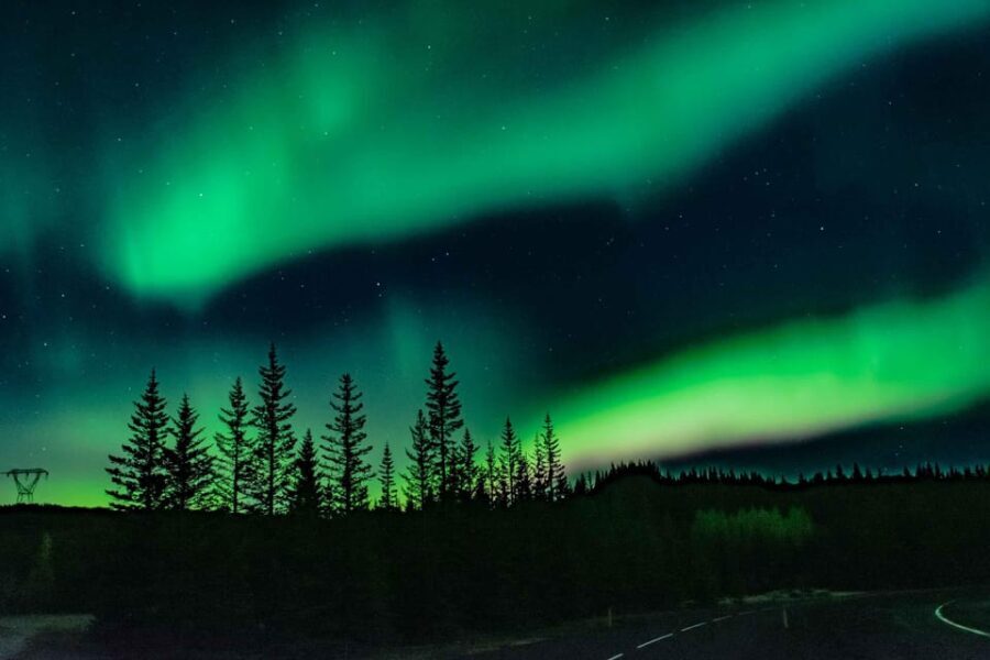 Iceland: Private Northern Lights Tour with Champagne - What Sets This Tour Apart