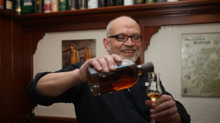 Idstein: Guided International Whiskey Tasting Experience - Who Should Book This Tour?