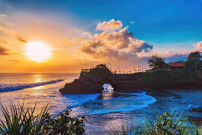Jatiluwih Rice Terrace & Tanah Lot Tours - Stop 3: Tanah Lot Temple