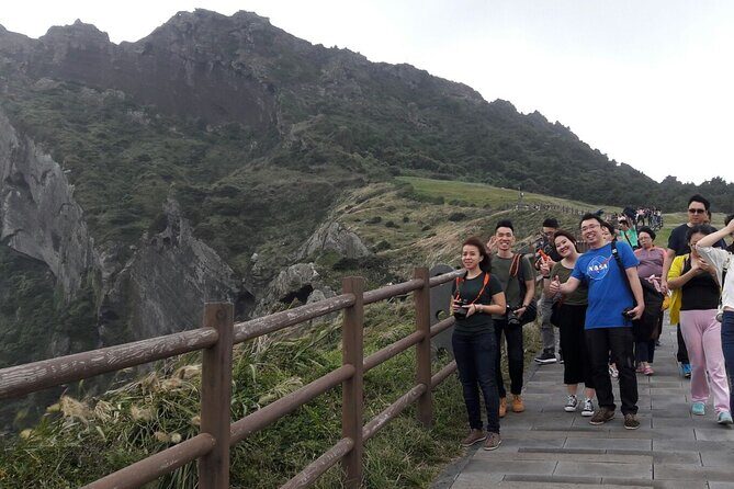 Jeju Private Day Tour- Seongsan Ilchulbong & Haenyeo performance - A Deep Dive into the Tour Experience