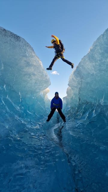 Jökulsárlón: Blue Ice Cave Tour and Glacier Walk - Exploring the Blue Ice Cave