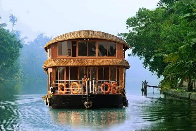 Kerala Tour visit Kochi Munnar Thekkady Alleppey in One Week - Day Two: Cultural and Commercial Tours in Ernakulam and Thripunithura