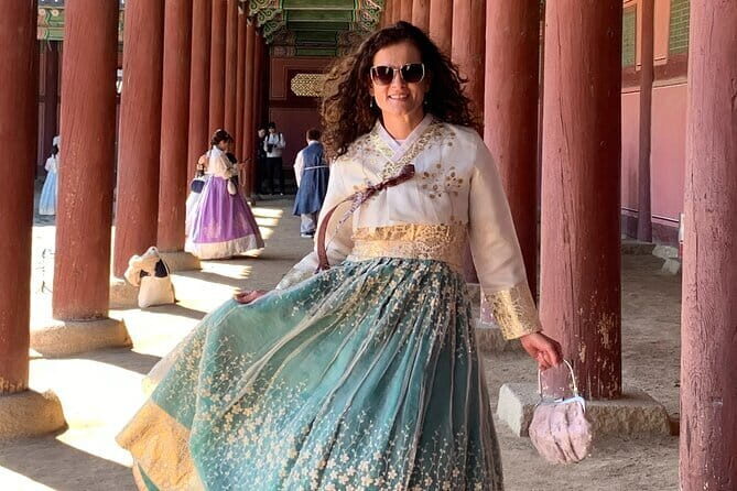 Korean Delights Hanbok-Korean Attire, BBQ, and Sauna Experience - What Makes This Tour Stand Out?